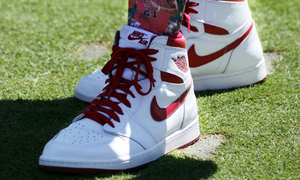Golf Caddie John McLaren wears Air Jordans and other Nike sneakers ... Golf Caddie John McLaren wears Air Jordans and other Nike sneakers ...